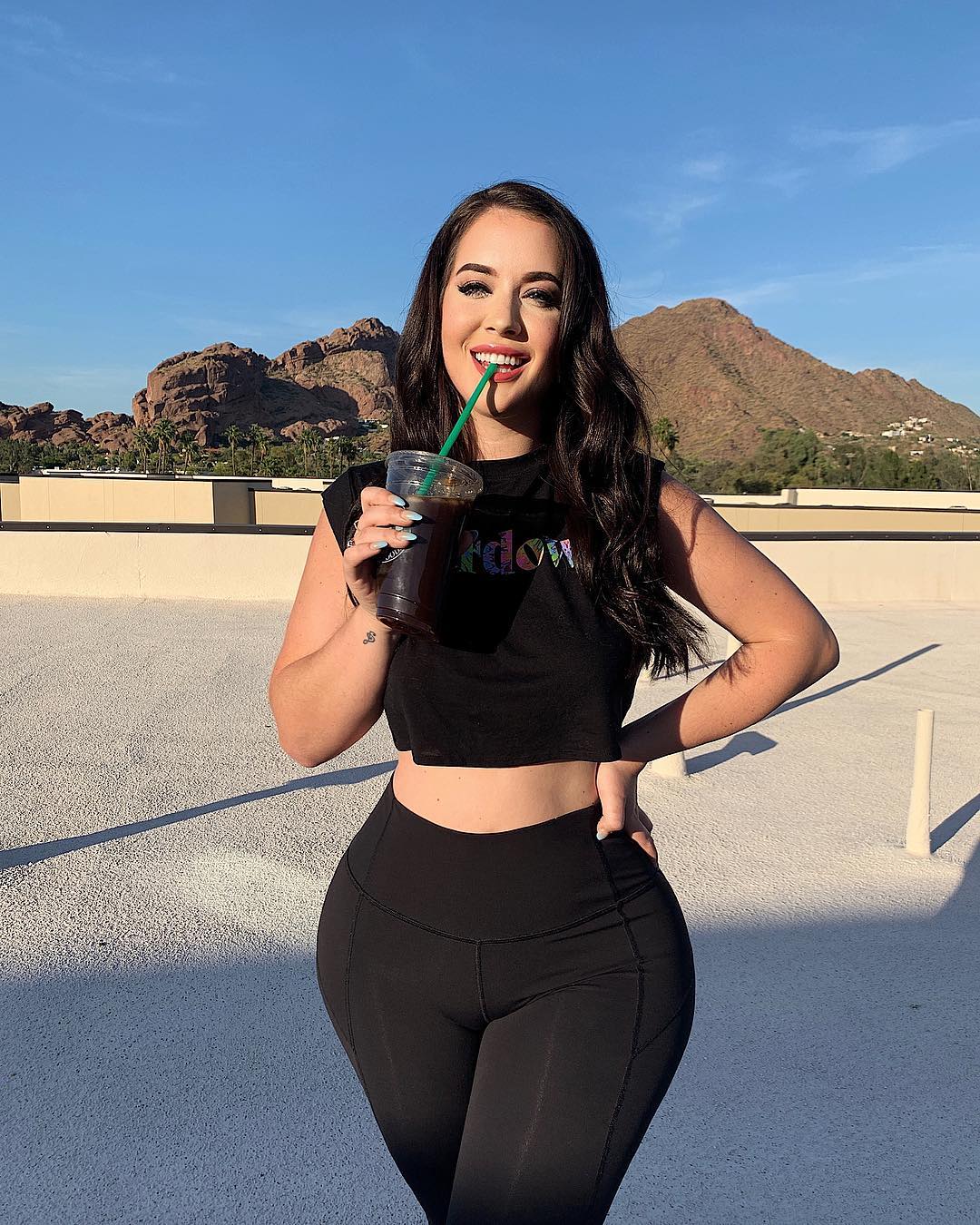 Holly Luyah - Height, Weight, Bio, Wiki, Age, Photo, Instagram - Fashionwomentop