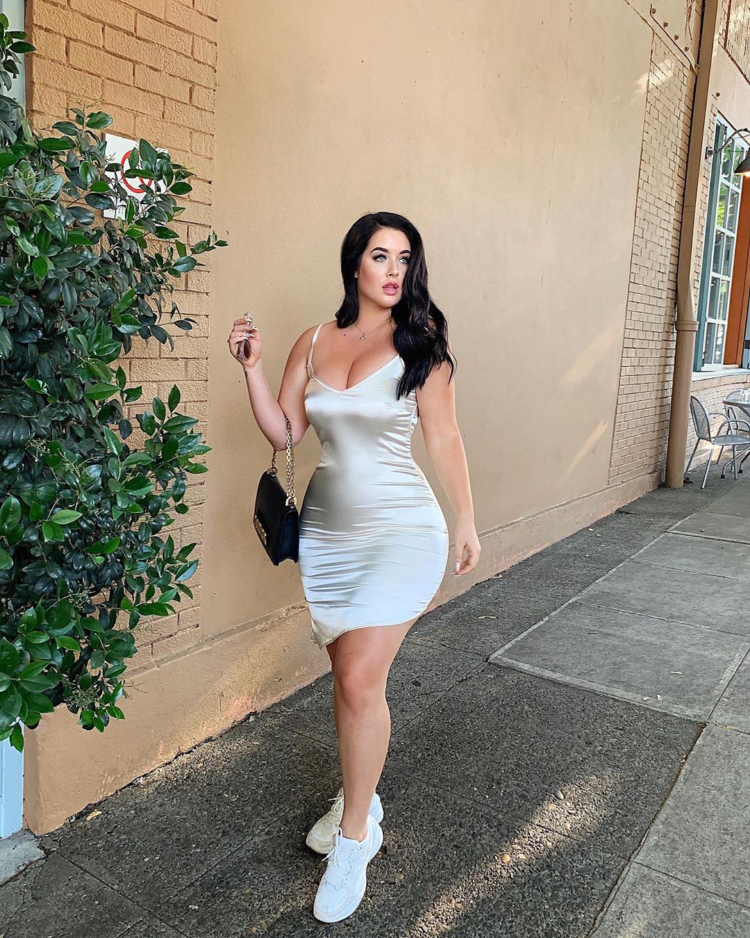 Holly Luyah - Height, Weight, Bio, Wiki, Age, Photo, Instagram - Fashionwomentop