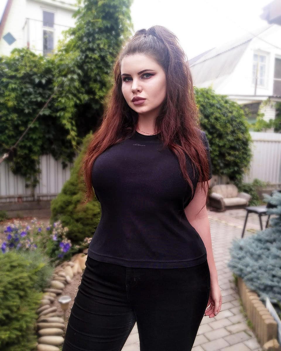 Anna Bernadina: Model plus, Photo, Age, Height, Weight, bio, wiki ...